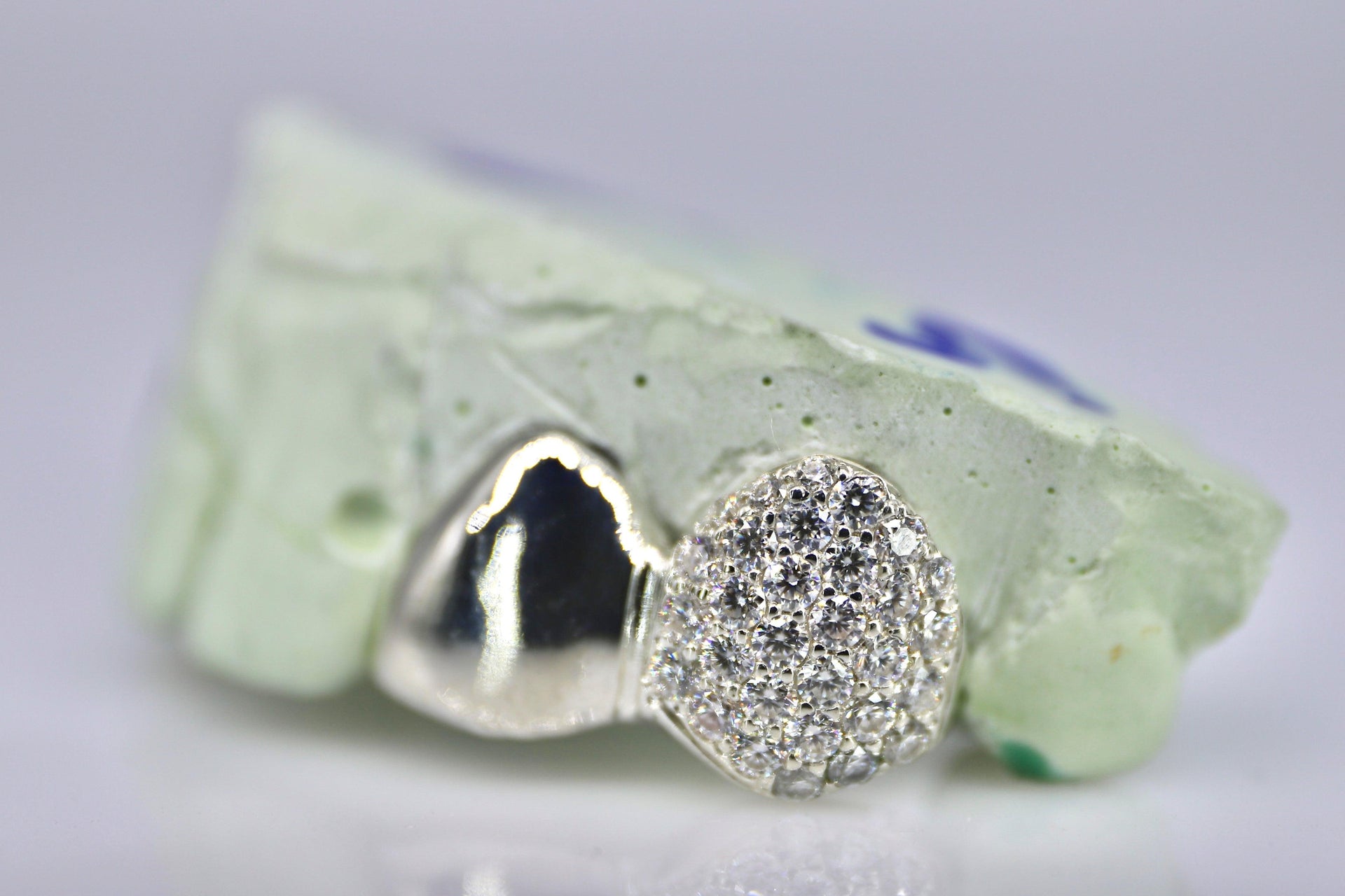 2 Teeth VVS Moissanite Diamond with Solid Ends Grillz – Moissanite Bazaar